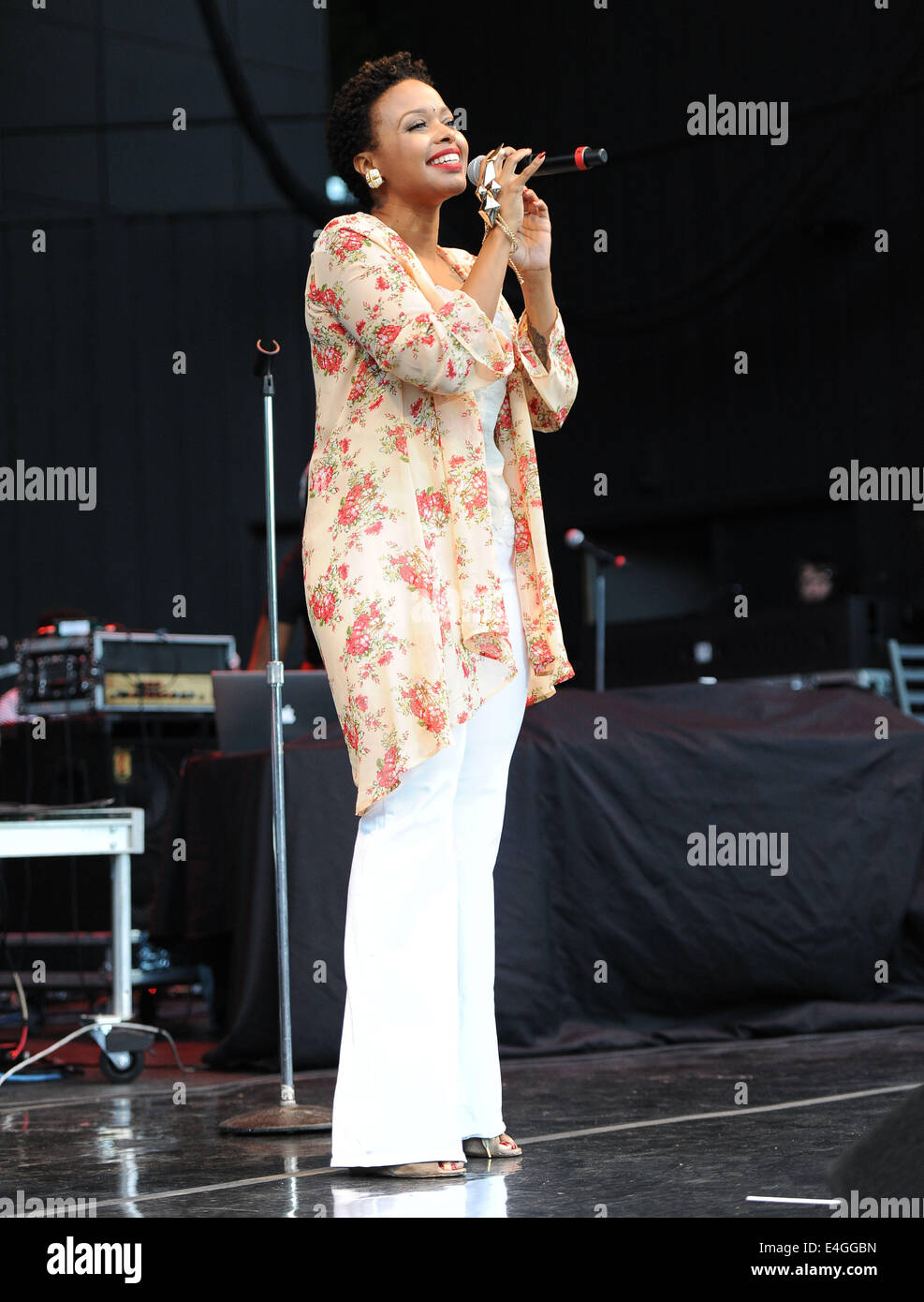 Chrisette michele singer hi-res stock photography and images - Alamy
