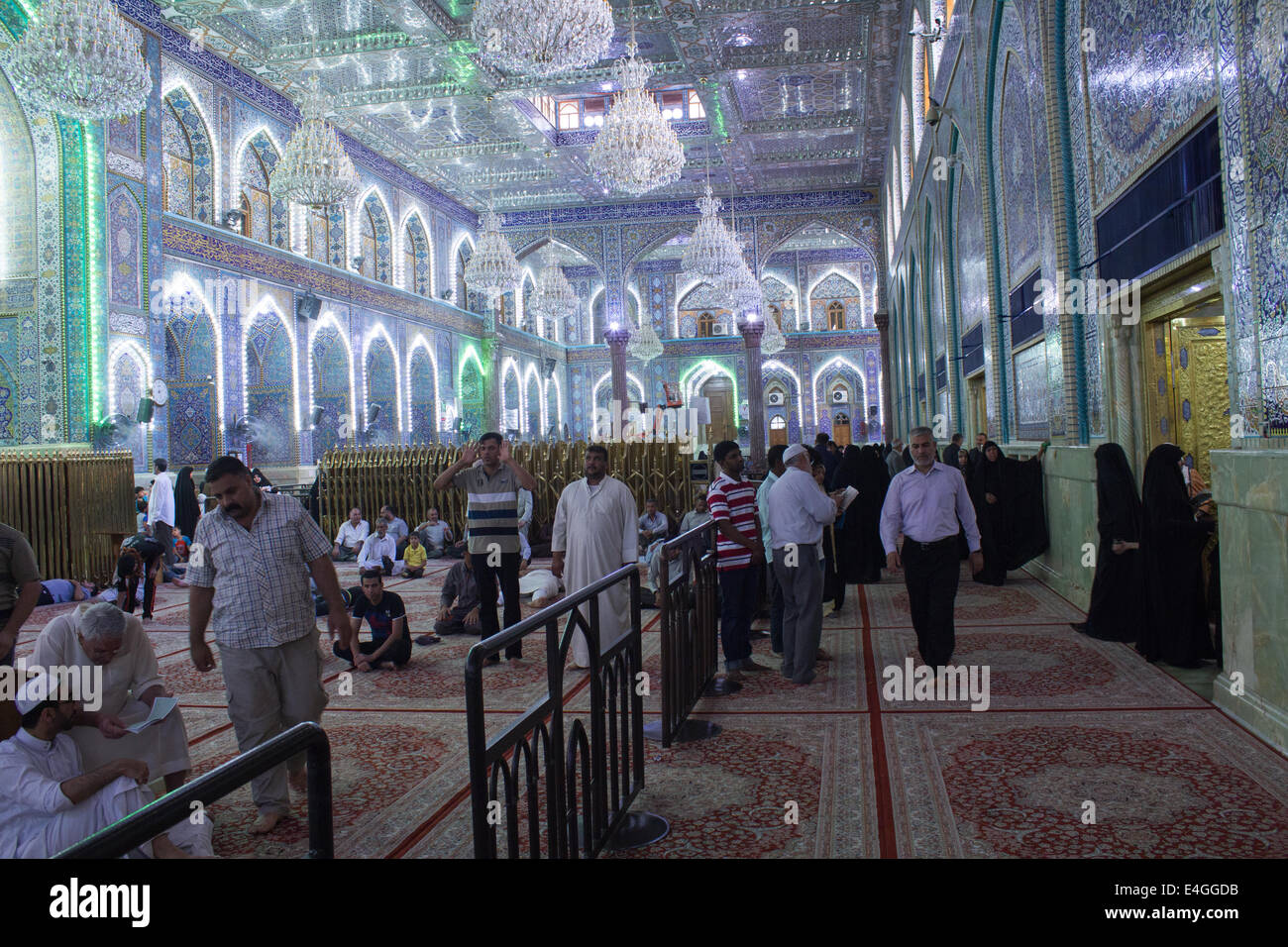 The shrine of Imam Hussein in Karbala Stock Photo - Alamy