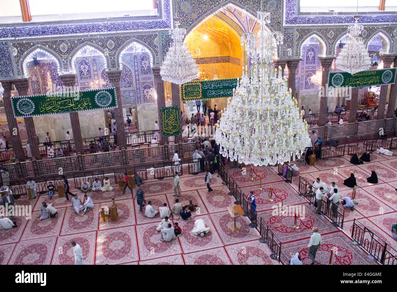 The shrine of Imam Hussein in Karbala Stock Photo - Alamy