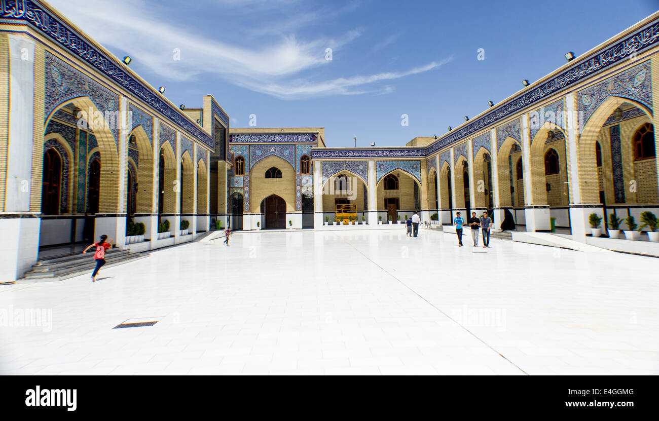 Kufa mosque hi-res stock photography and images - Alamy