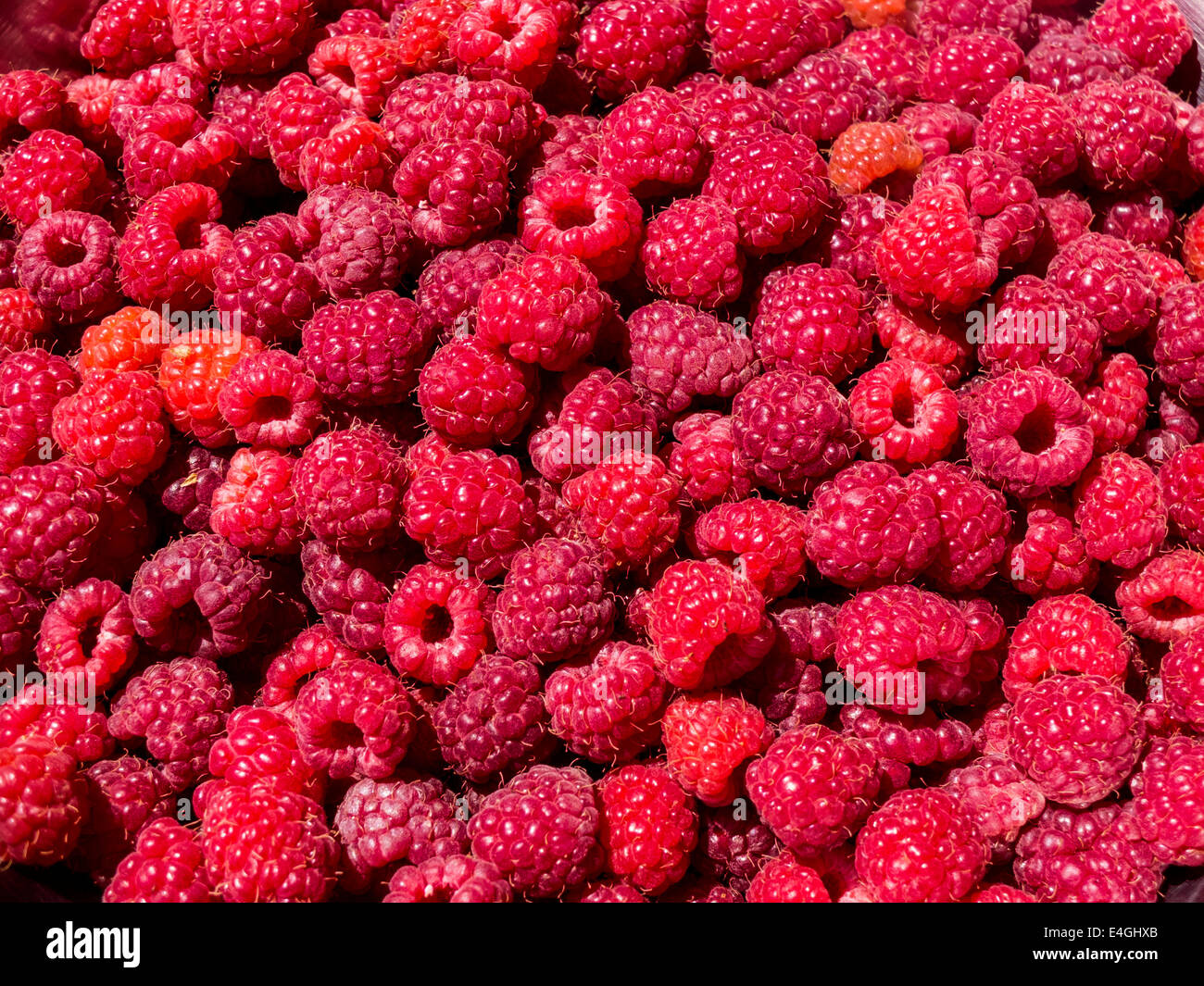 Raspberries desert hi-res stock photography and images - Alamy