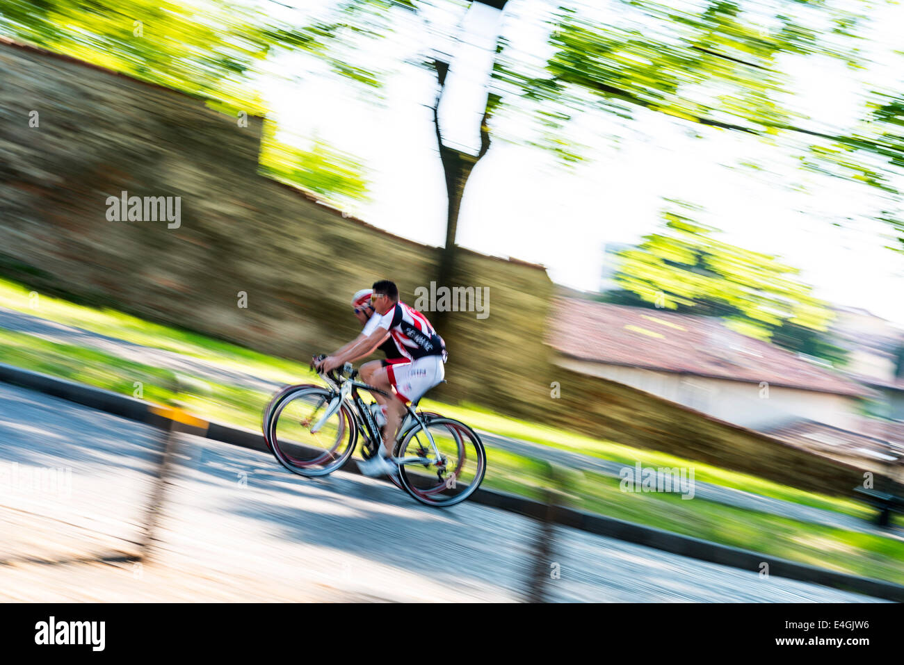 Racing cyclists mountain hi-res stock photography and images - Alamy