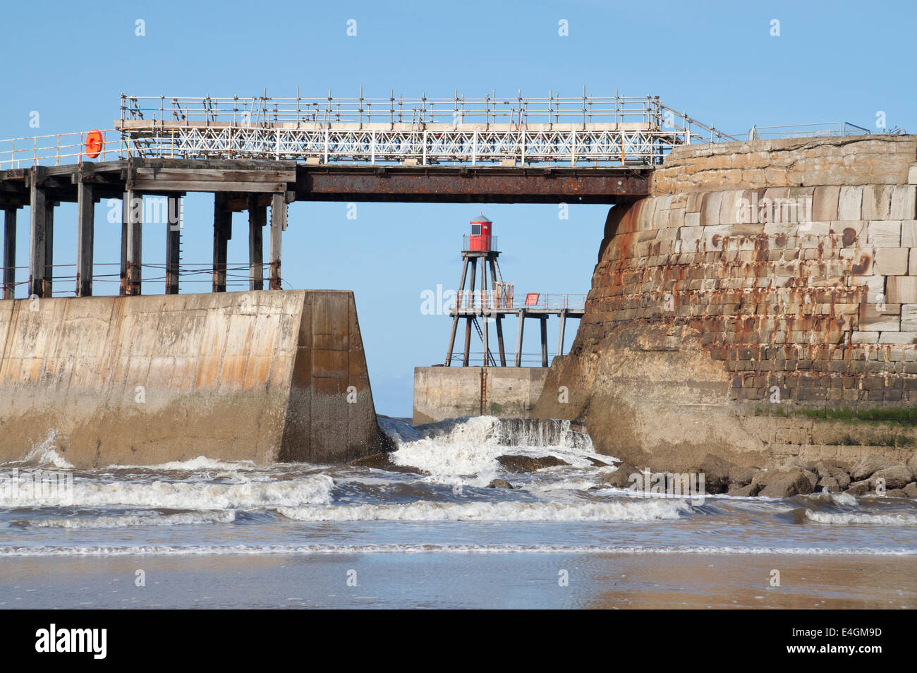 Harbor sea wall hi-res stock photography and images - Alamy