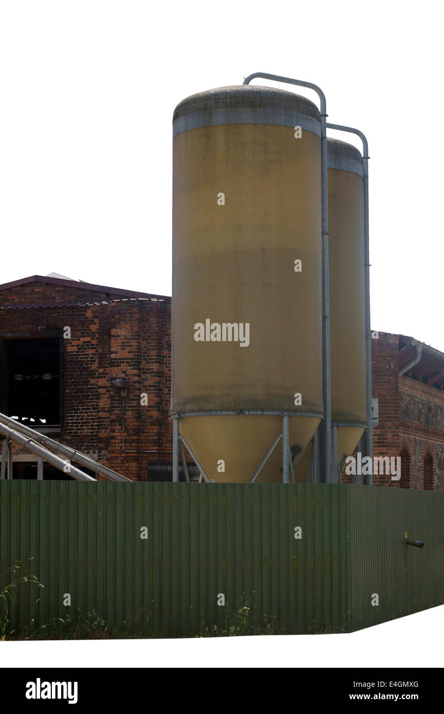 Feed silo hi-res stock photography and images - Alamy