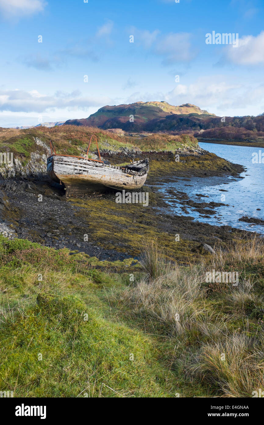 Wreck on Eilean Buidhe at the Puilladobhrain Anchorage Stock Photo - Alamy