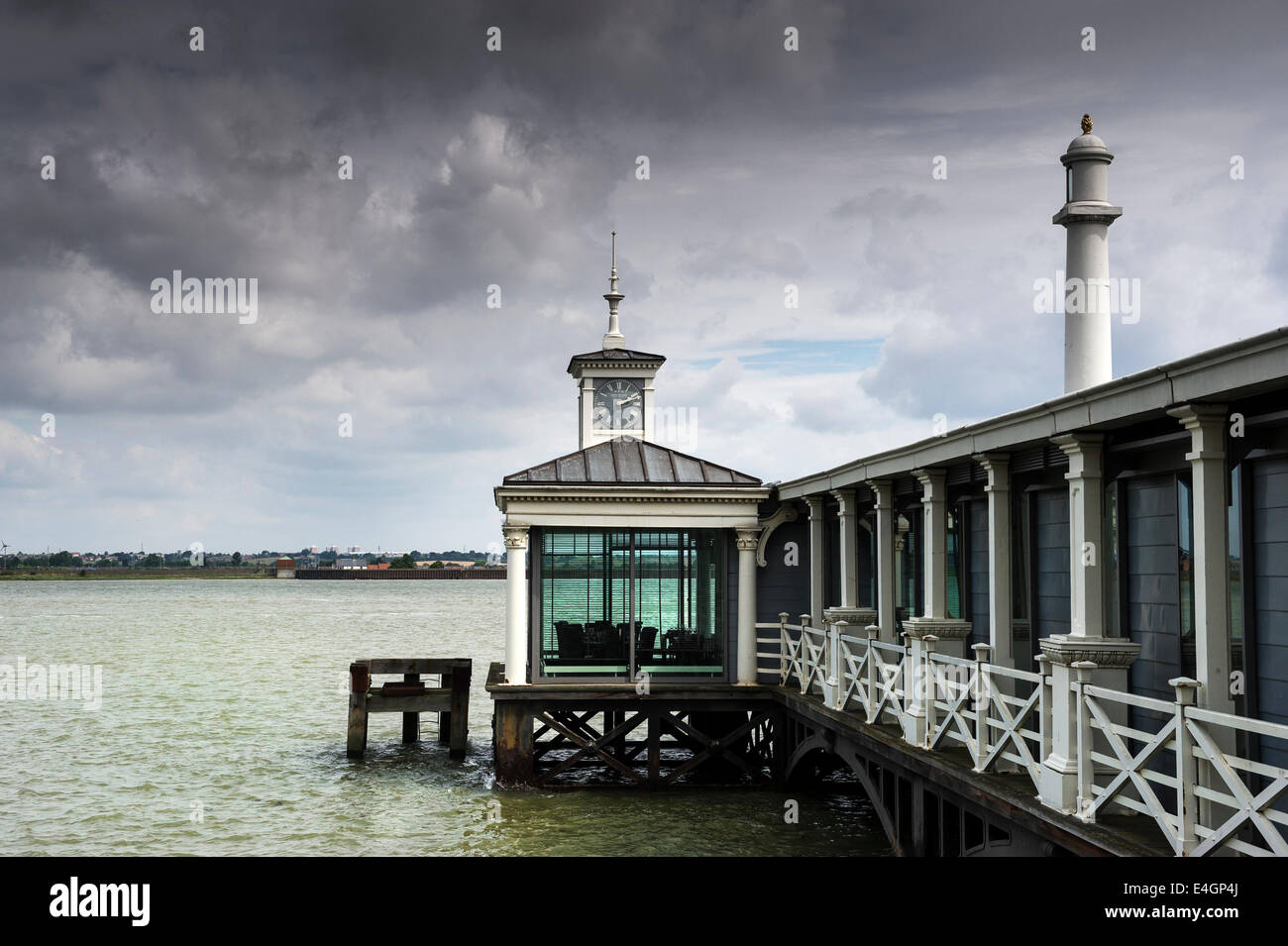 The Gravesend Town Pier Stock Photo - Alamy