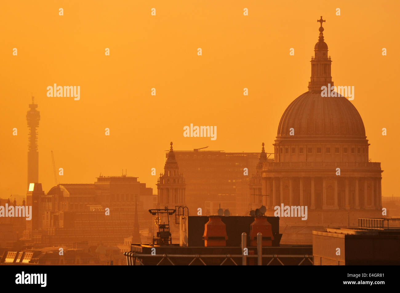 London's St Pauls Cathedral dome at sunset Stock Photo - Alamy