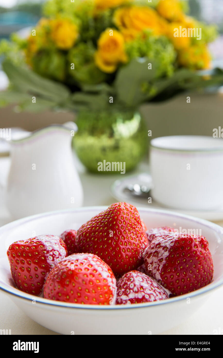 Strawberries hi-res stock photography and images - Alamy