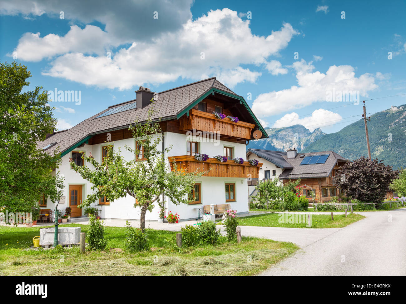 Cottage in the alps hi-res stock photography and images - Alamy