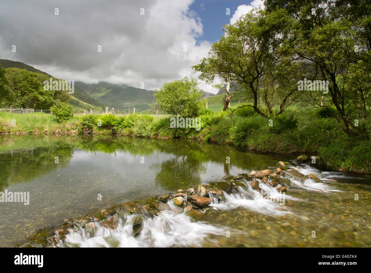 Cwm Pennant valley and the Afon Dwyfor river, Snowdonia National Park ...