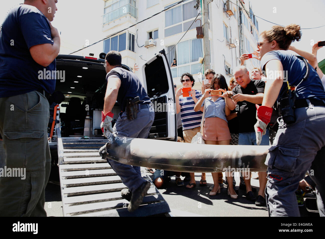 Tel Aviv, Israel. 11th July, 2014. Israeli police sappers remove ...