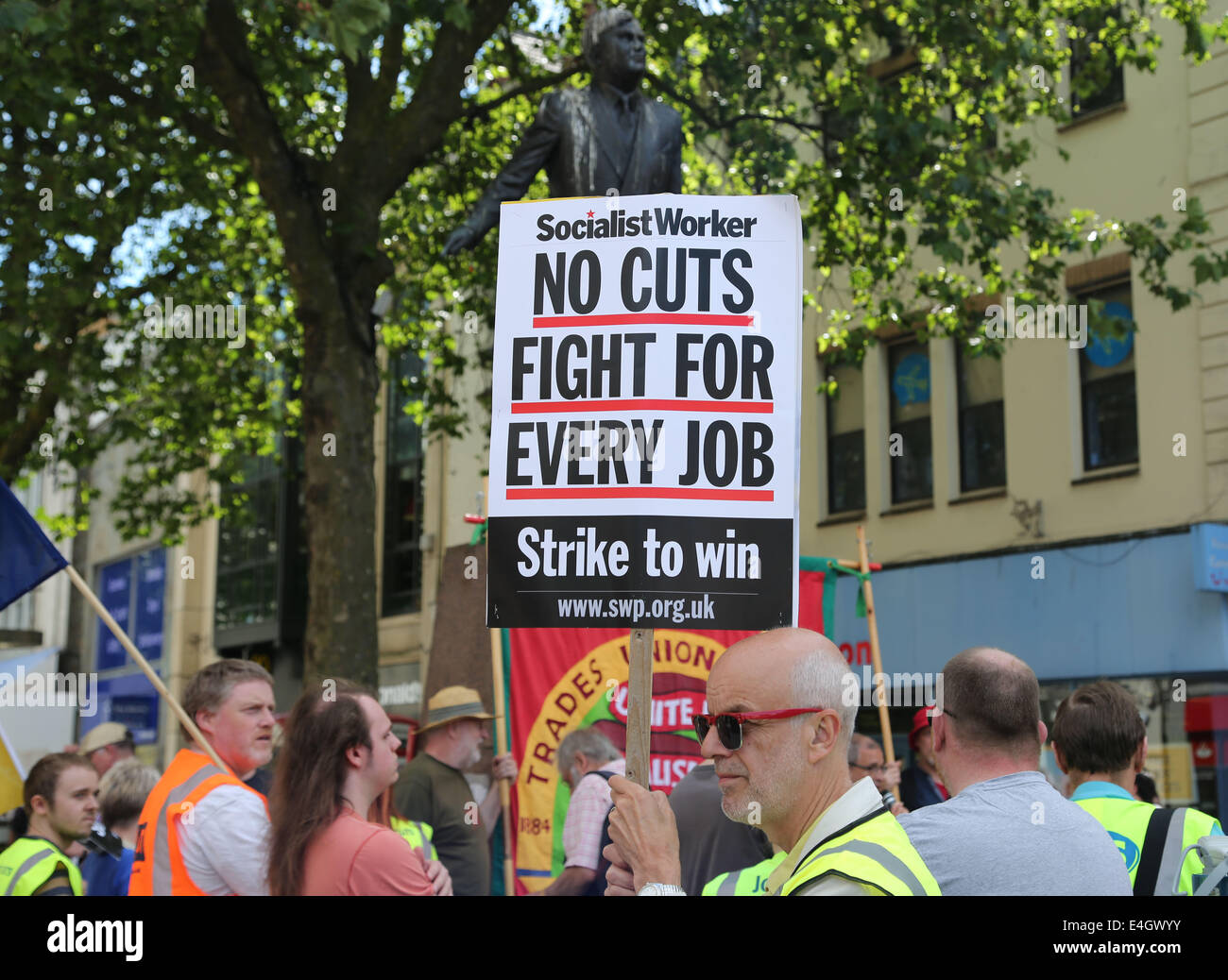 Cardiff council strikes hi-res stock photography and images - Alamy