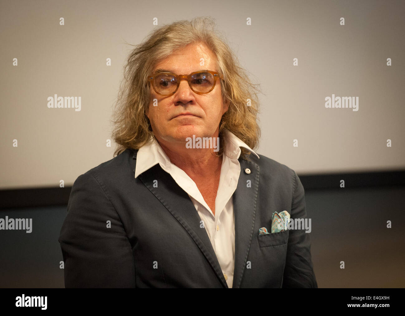 Norell dinosaur hi-res stock photography and images - Alamy