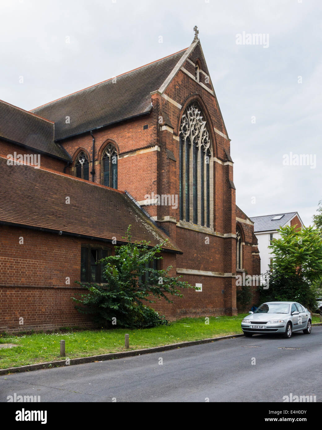 Suburb suburban suburbia twickenham hi-res stock photography and images ...