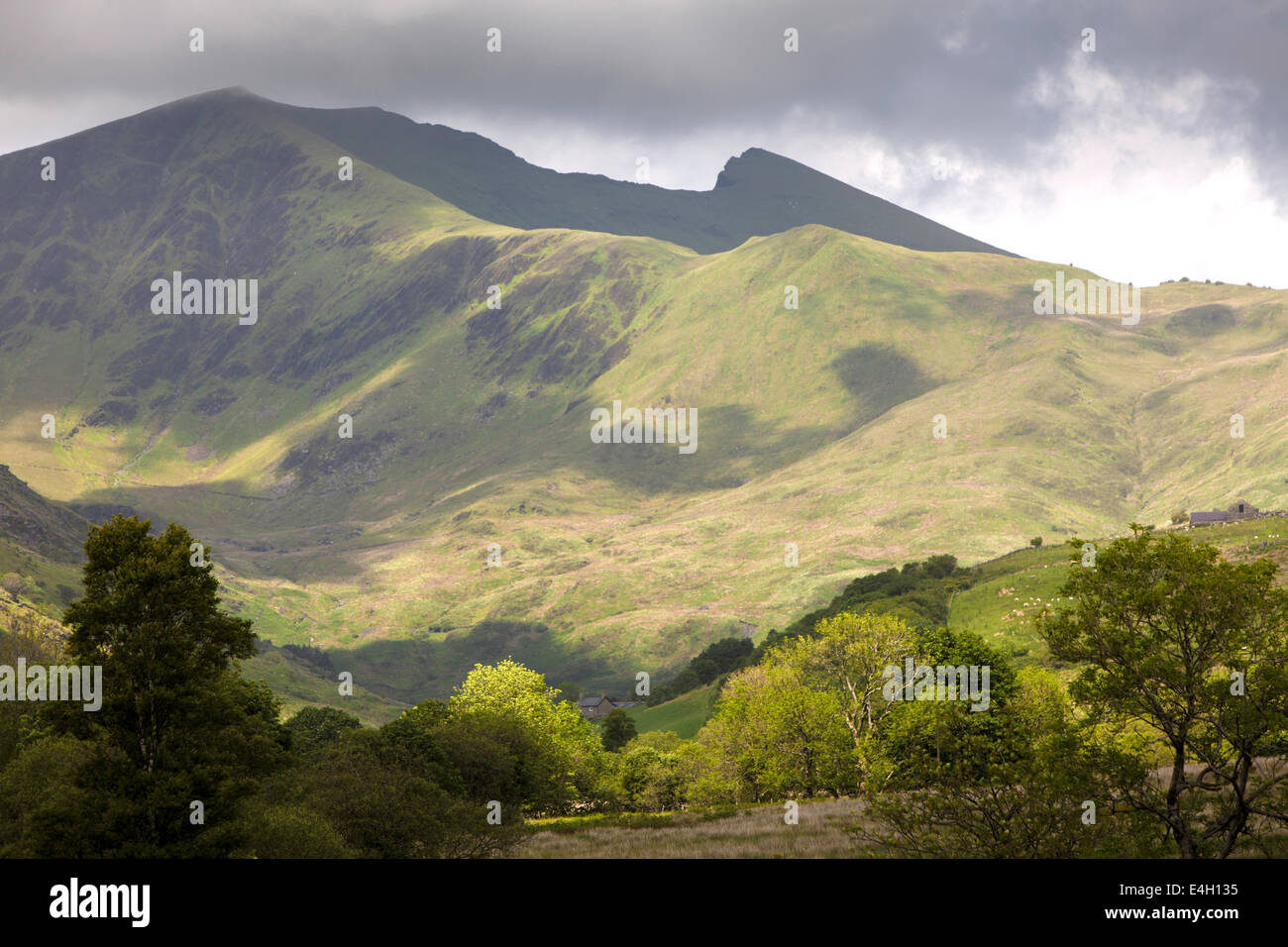 Cwm Pennant valley and the Nantlle Ridge, Snowdonia National Park ...