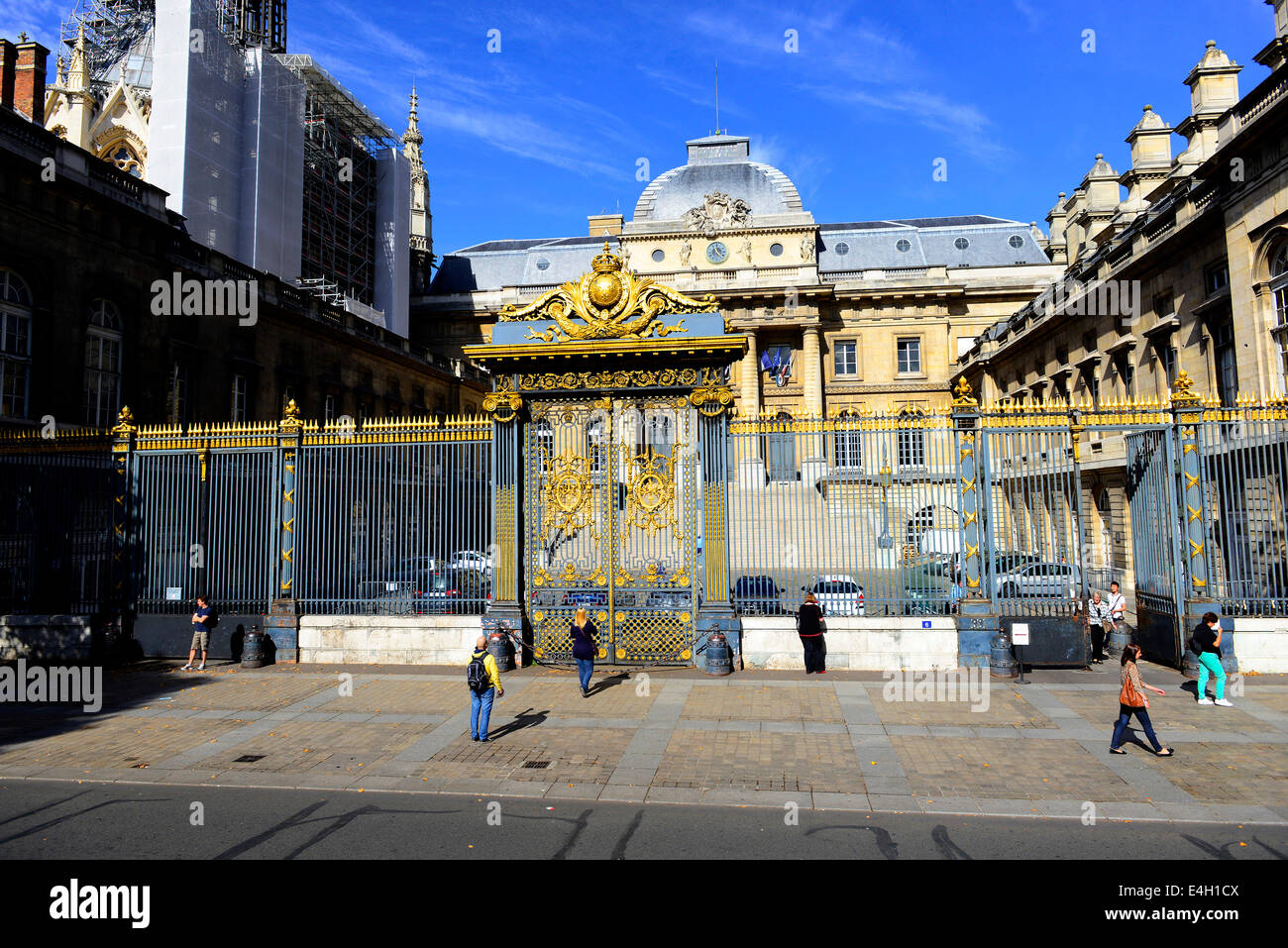 Elysee palace architecture hi-res stock photography and images - Alamy