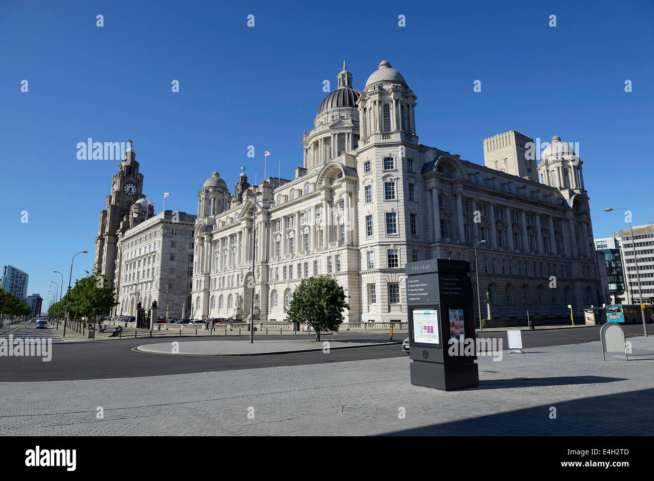 Liverpool three graces hi-res stock photography and images - Alamy