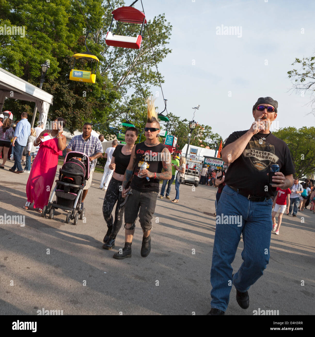 People at Summerfest in Milwaukee, Wisconsin, USA Stock Photo - Alamy