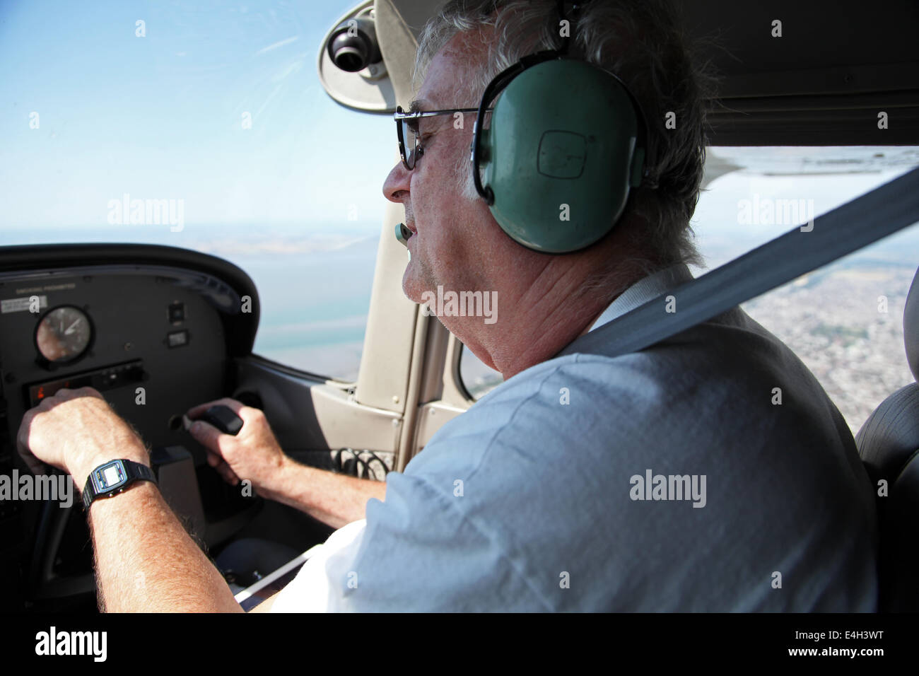 a pilot called David Hockings at the controls of his Cessna C172 flying ...