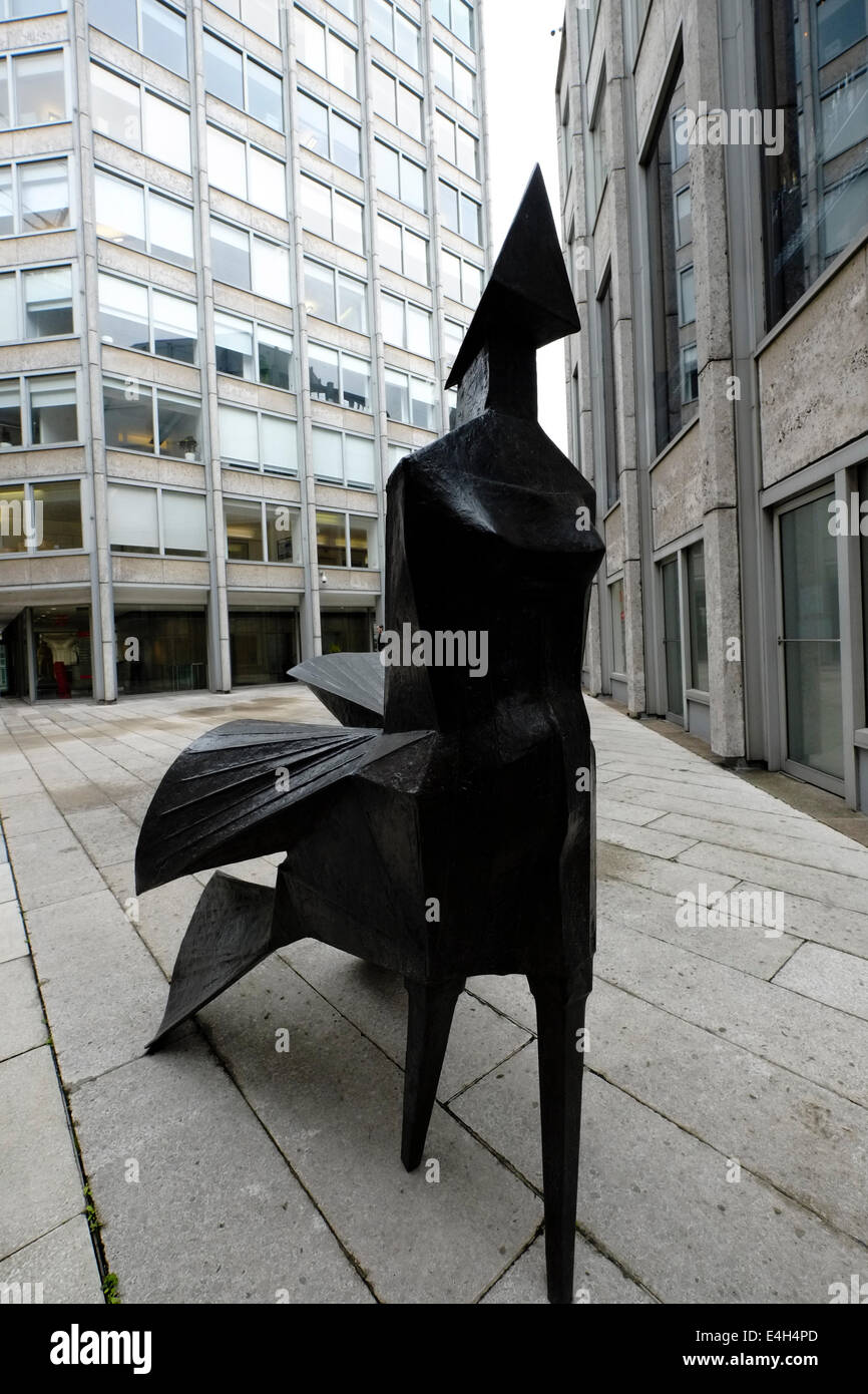 Lynn Chadwick Sculpture Stock Photo - Alamy