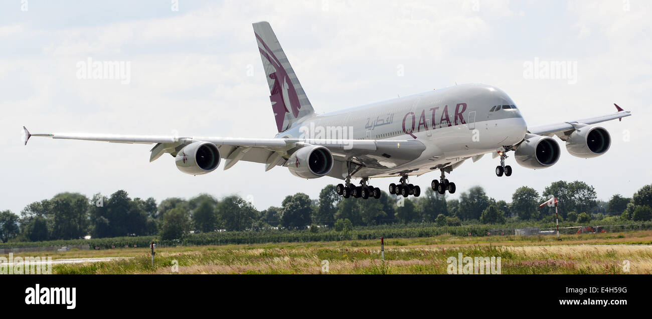 Airbus a380 flight test aircraft High Resolution Stock Photography and ...