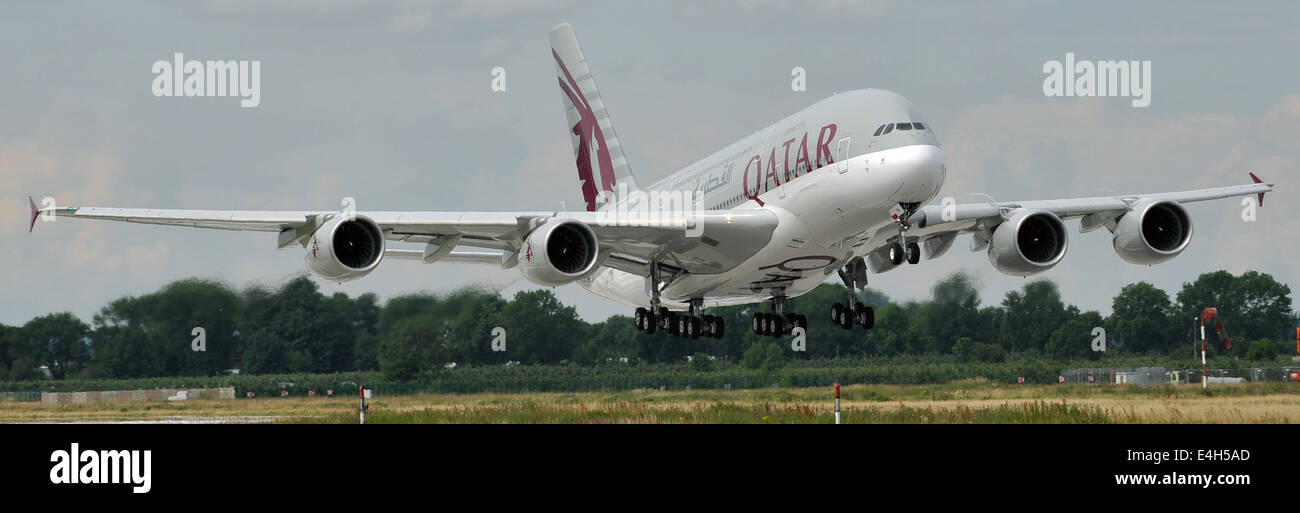 Airbus a380 flight test aircraft High Resolution Stock Photography and ...