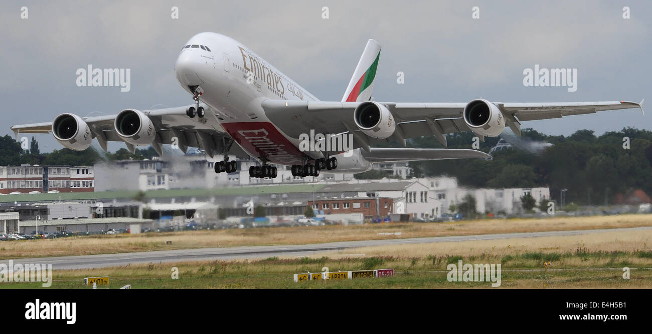 Airbus a380 flight test aircraft hi-res stock photography and images ...