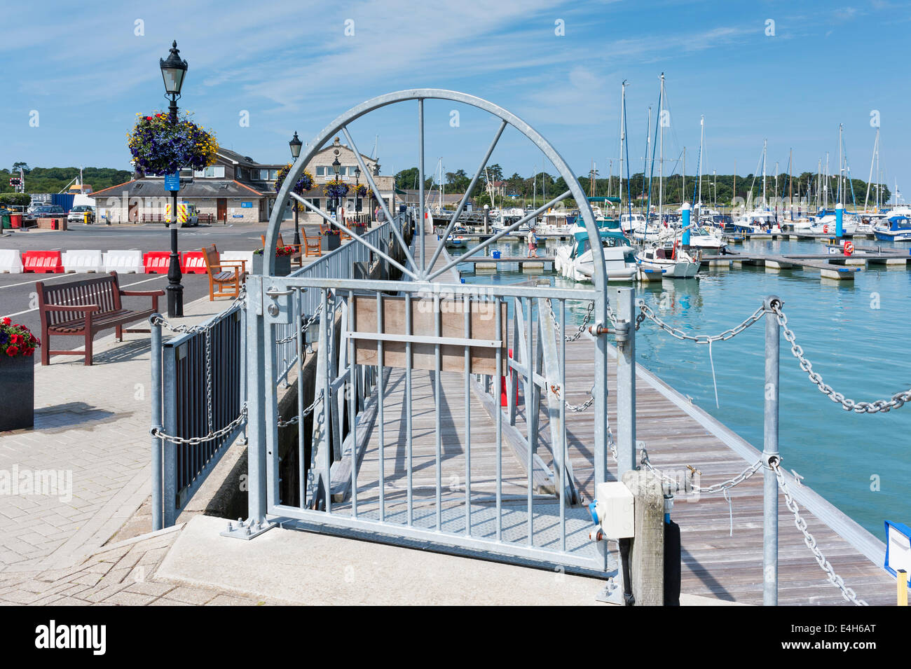 Harbour security hi-res stock photography and images - Alamy
