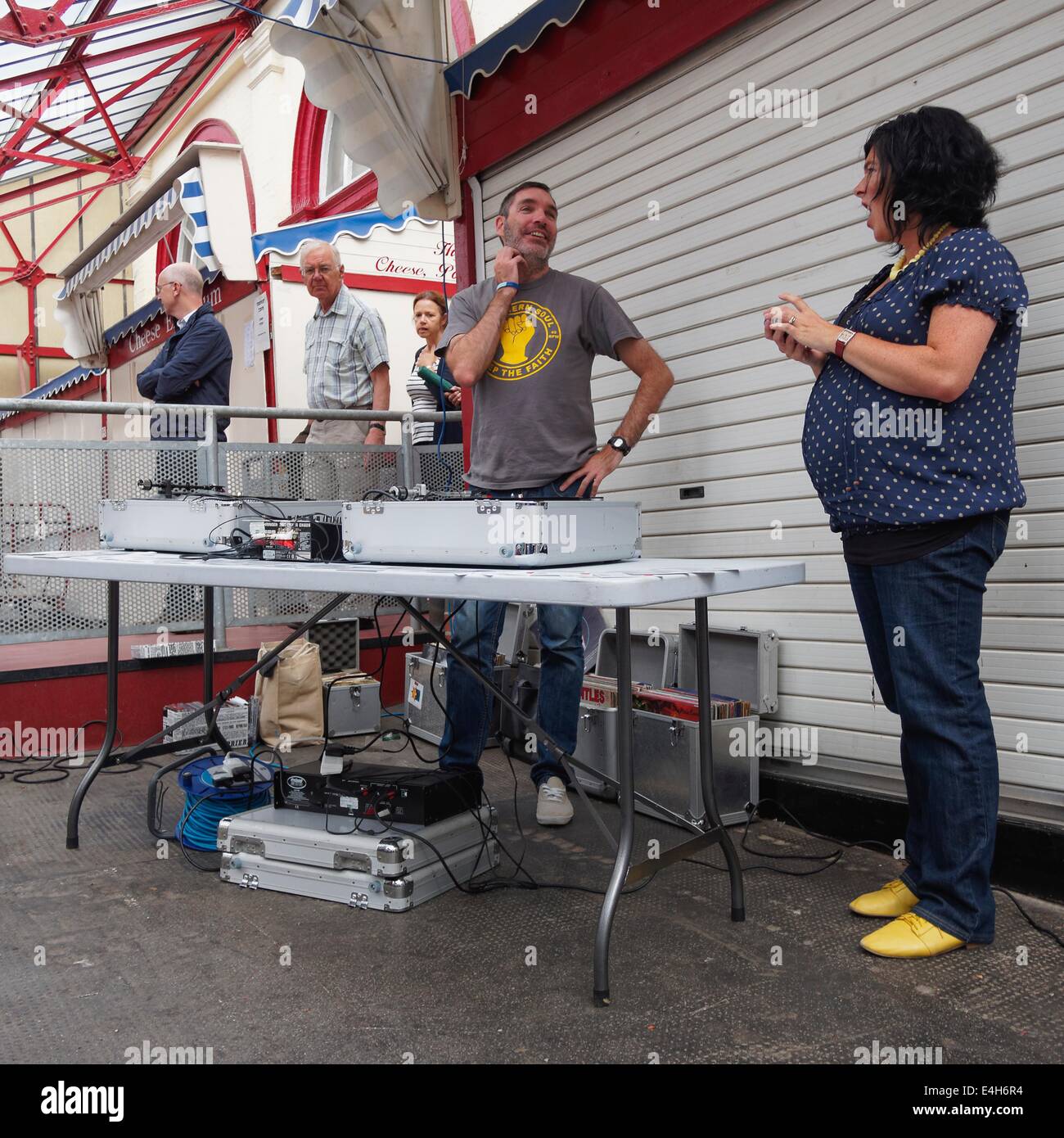 Dj craft hi-res stock photography and images - Alamy