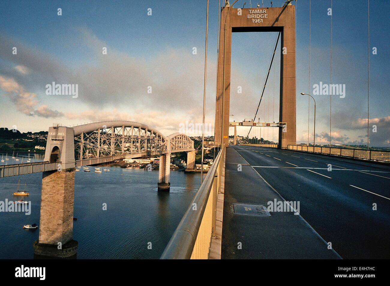 AJAXNETPHOTO. PLYMOUTH,ENGLAND.BRUNEL'S RAILWAY BRIDGE (LEFT) CROSSING ...