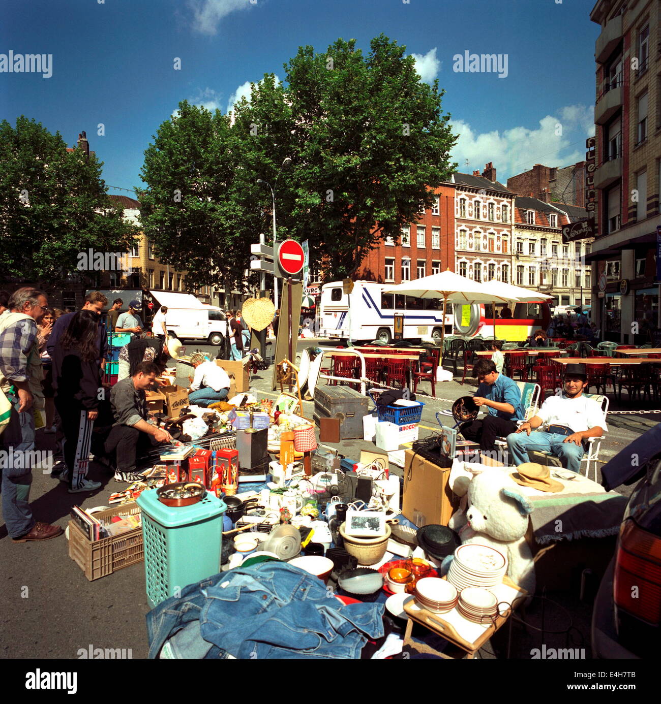 Goods and chattels for sale hi-res stock photography and images - Alamy