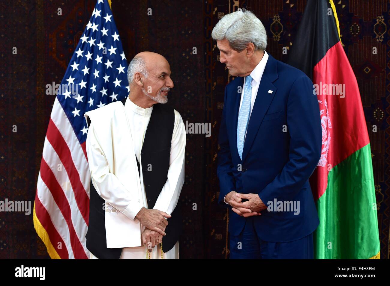 John kerry and ashraf ghani hi-res stock photography and images - Alamy