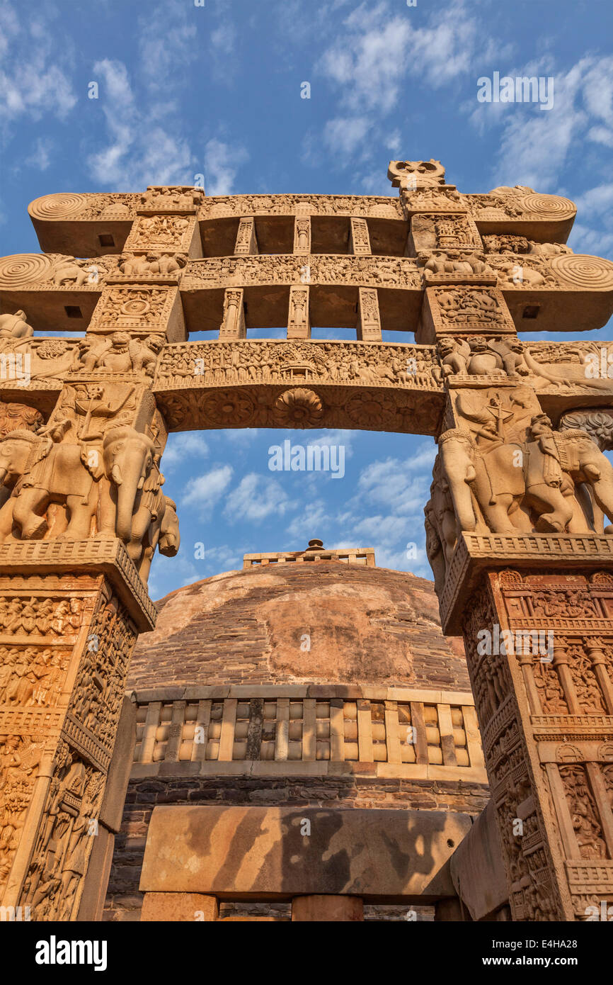 Stupa ancient india hi-res stock photography and images - Alamy