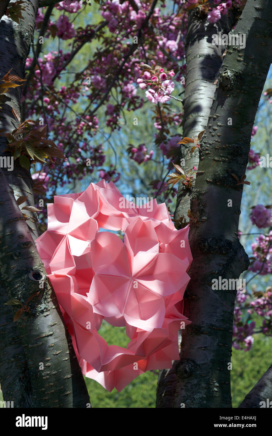 Origami tree hi-res stock photography and images - Alamy