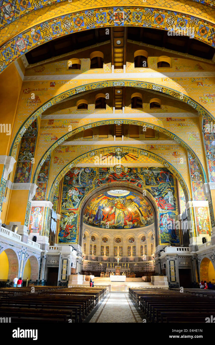 Shrine of the little flower hi-res stock photography and images - Alamy