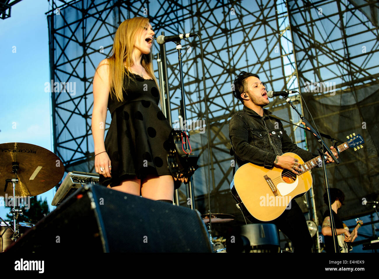 Toronto, Ontario, Canada. 11th July, 2014. Brooklyn indie-folk duo 'Oh ...
