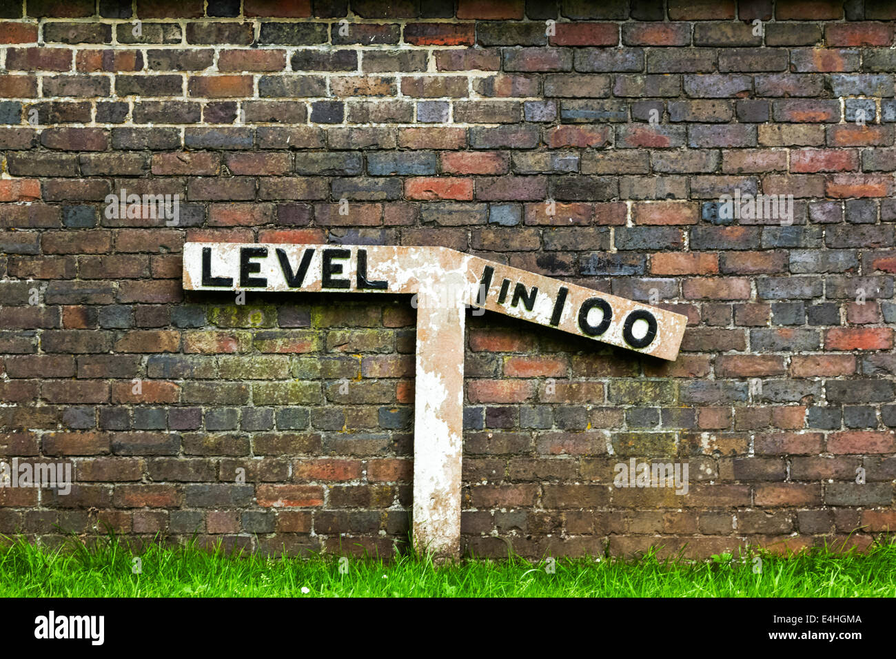 Railway Gradient Sign Stock Photo - Alamy