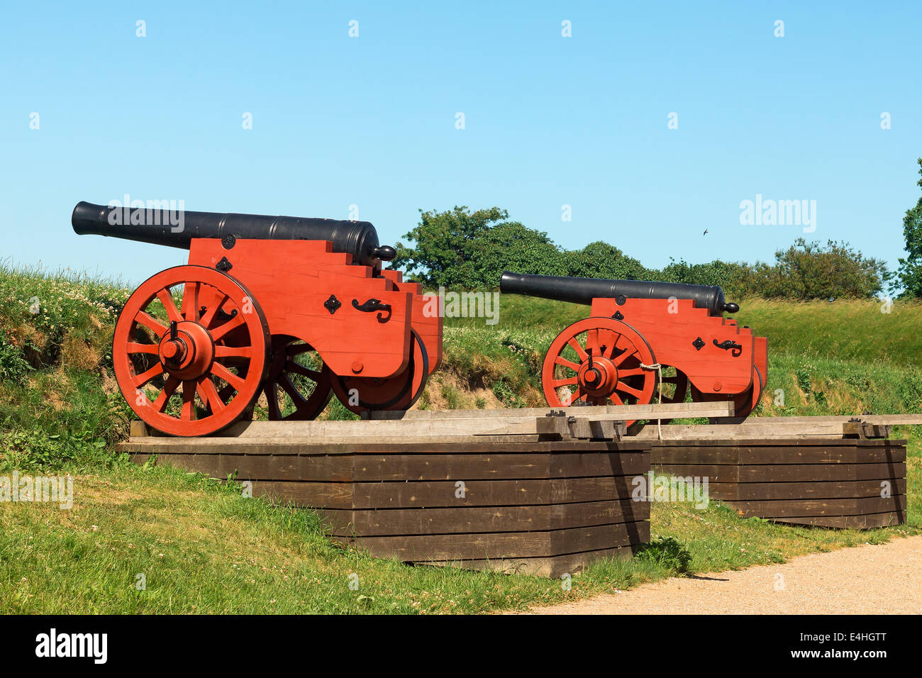 Old cannon wheel hi-res stock photography and images - Alamy