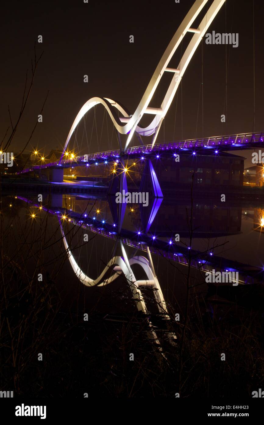 Infinity bridge river not singapore hi-res stock photography and images ...