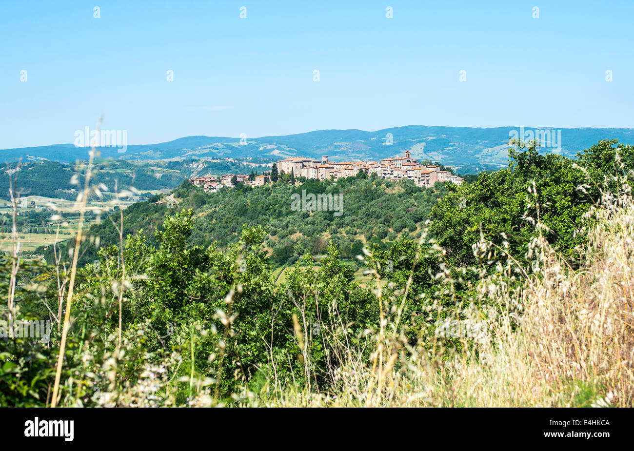 View of an italian village hi-res stock photography and images - Alamy