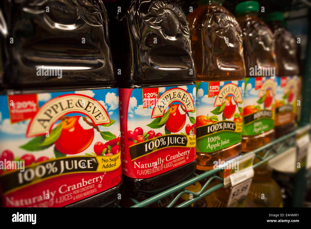 Bottles fruit juice in supermarket hi-res stock photography and images ...