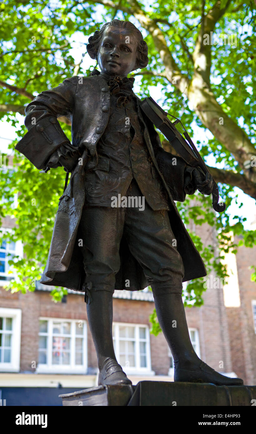 A statue of composer Wolfgang Amadeus Mozart in London Stock Photo - Alamy