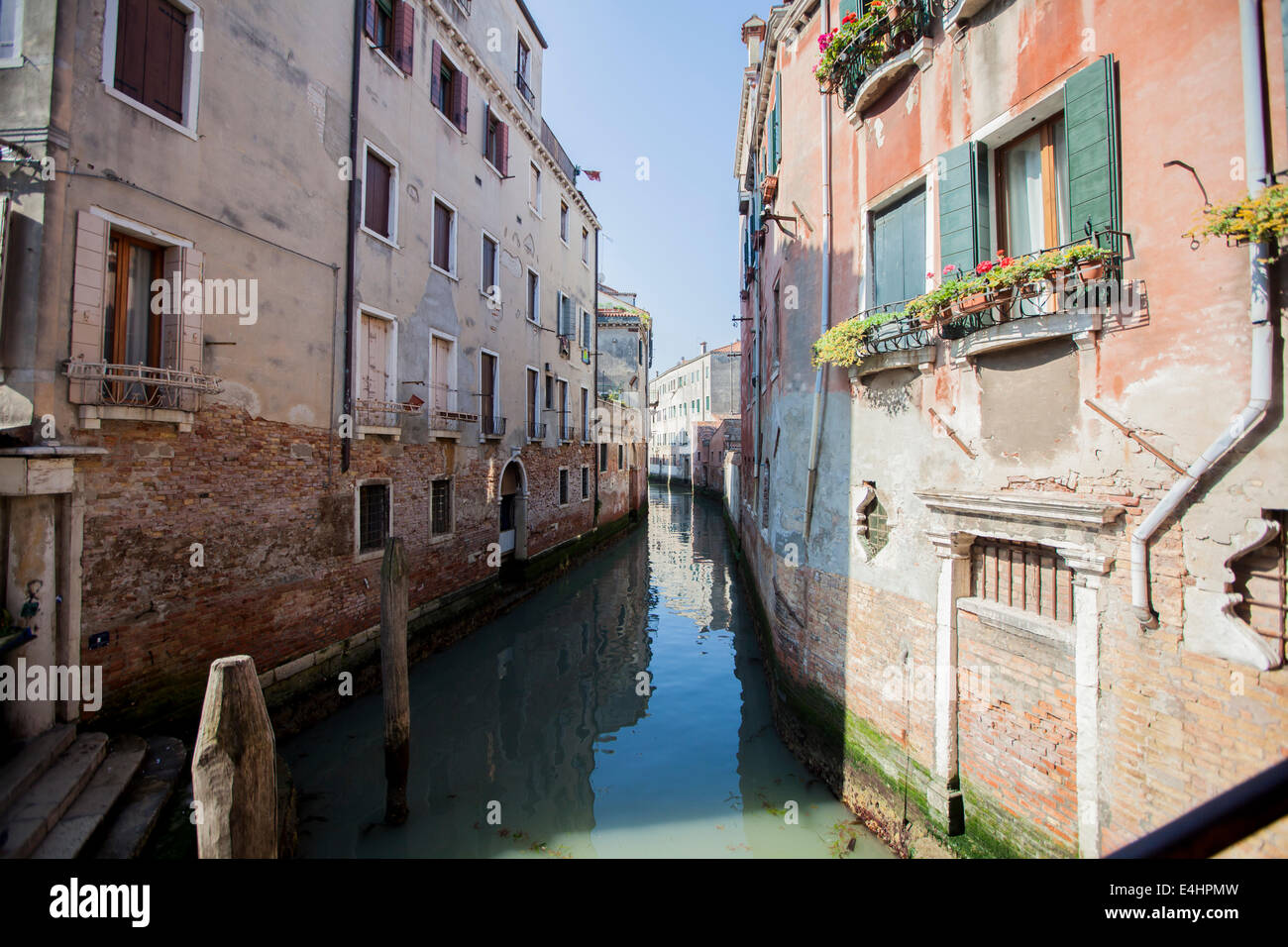 Blue borders hi-res stock photography and images - Alamy