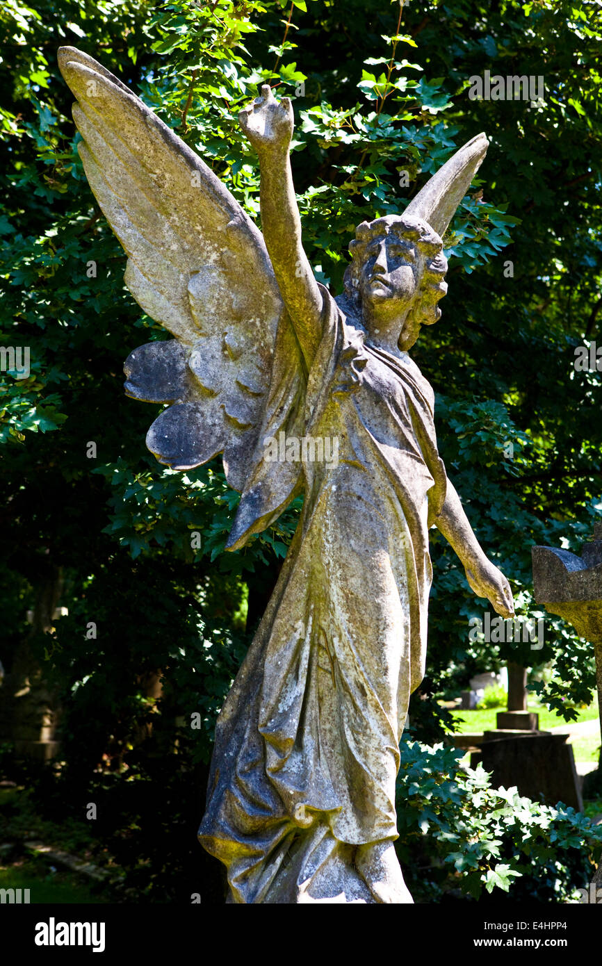 Headstone highgate cemetery hi-res stock photography and images - Alamy