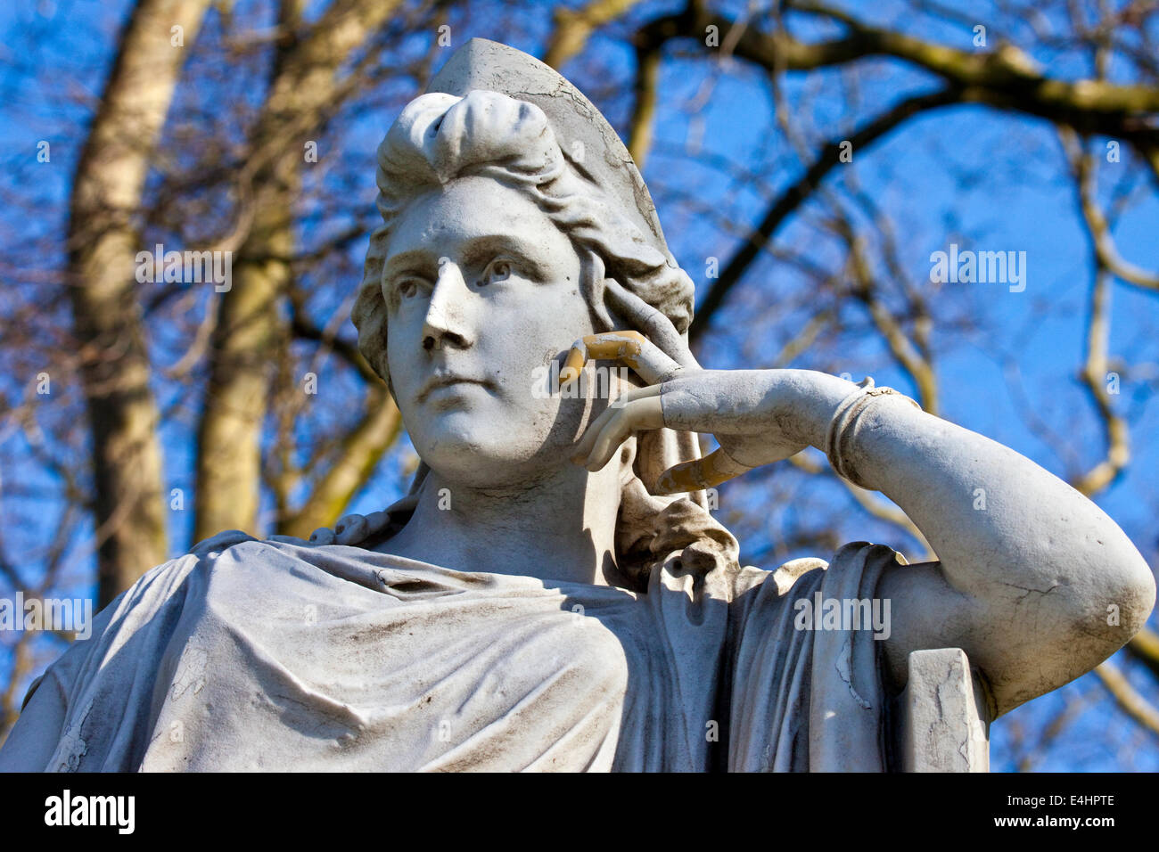 Statue of famous actress Sarah Siddons on Paddington Green in London ...