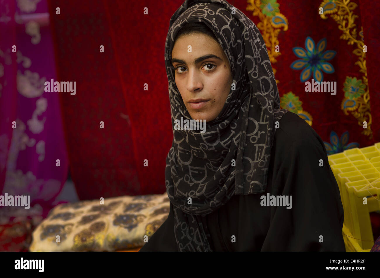 Ibra, Oman. 28th May, 2014. Young Omani woman at weekly market in Ibra ...