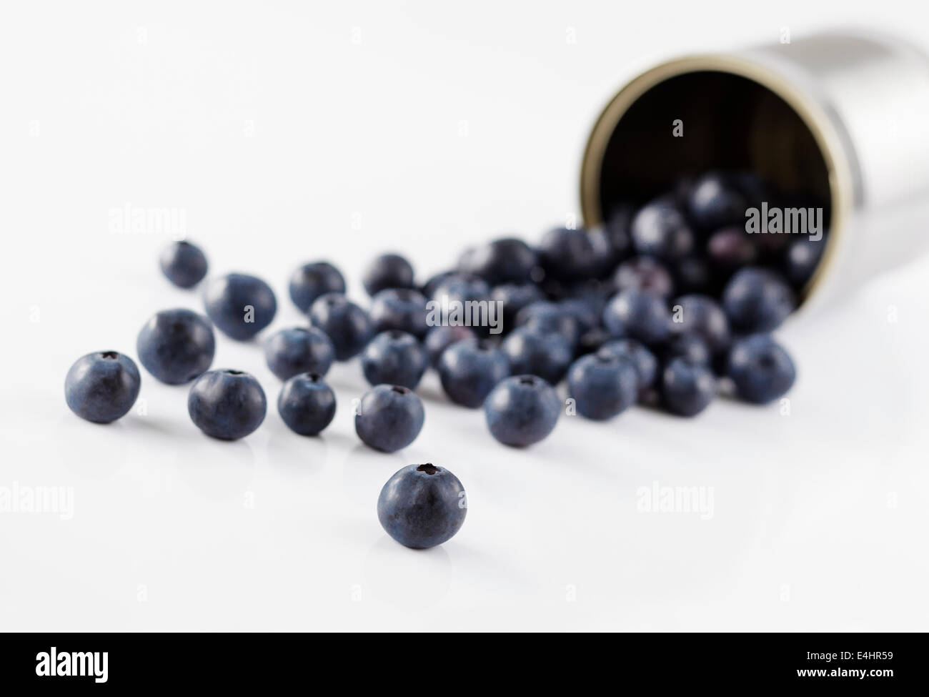 Tinned versus fresh hi-res stock photography and images - Alamy