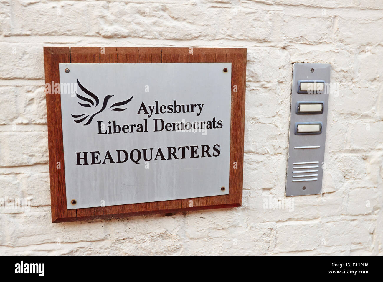 Sign for the Aylesbury Liberal Democrats headquarters Stock Photo - Alamy