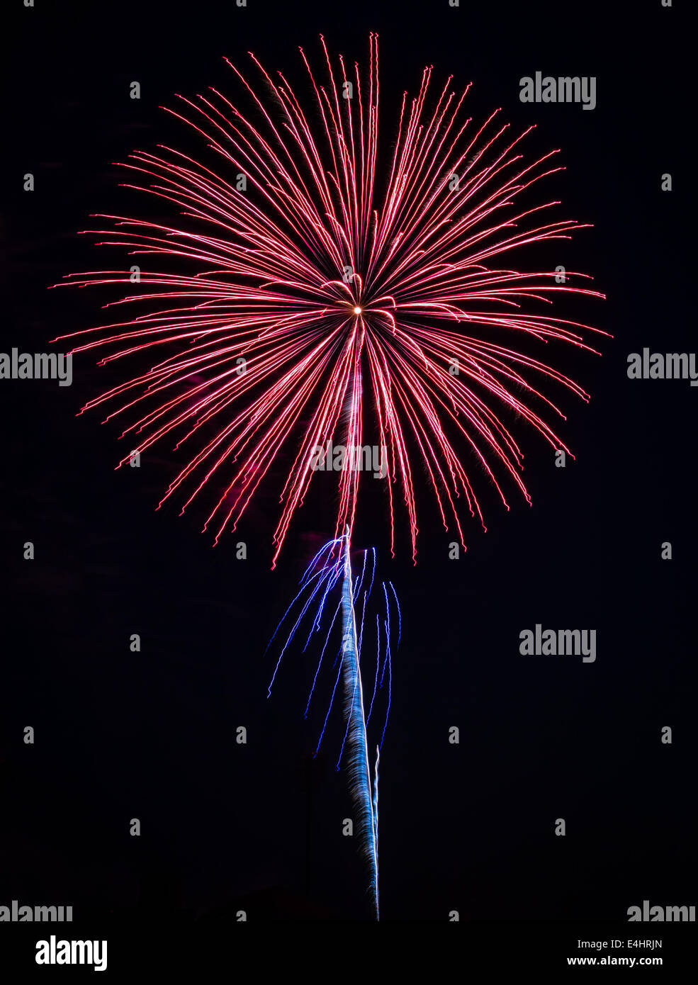 Red green fireworks hi-res stock photography and images - Alamy