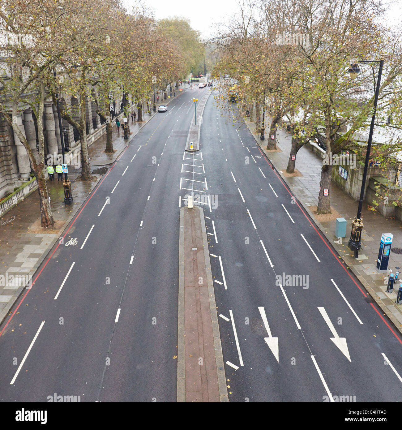 The road embankment hi-res stock photography and images - Alamy